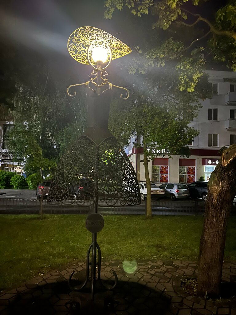 Park, sokak heykeli Платье, Brest, foto