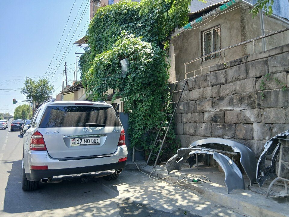 Oto döşeme Պլաստմասե շթերի վերանորոգում, Erivan, foto
