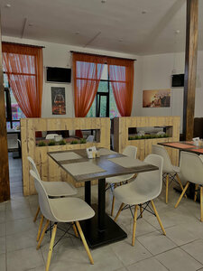 У Фонтана (Republic of Bashkortostan, City of Neftekamsk, Central Park of Culture and Rest), kafe  Neftekamsk'tan