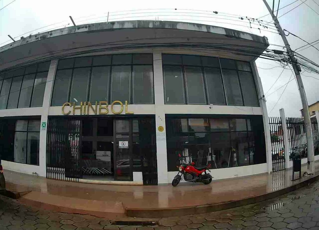 Süpermarket Chinbol S. R. L., Santa‑Krus, foto