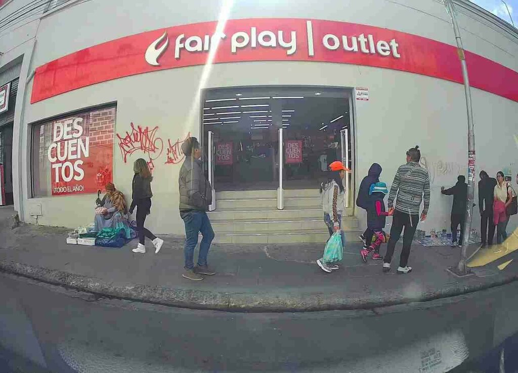 Giyim mağazası Fair Play Outlet, La Paz, foto