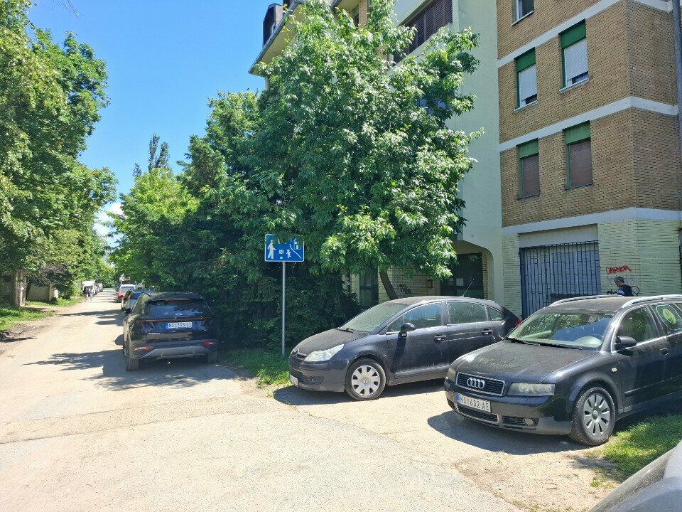 Dini ürünler Народна Радиност Нова Традиција, Novi Sad, foto