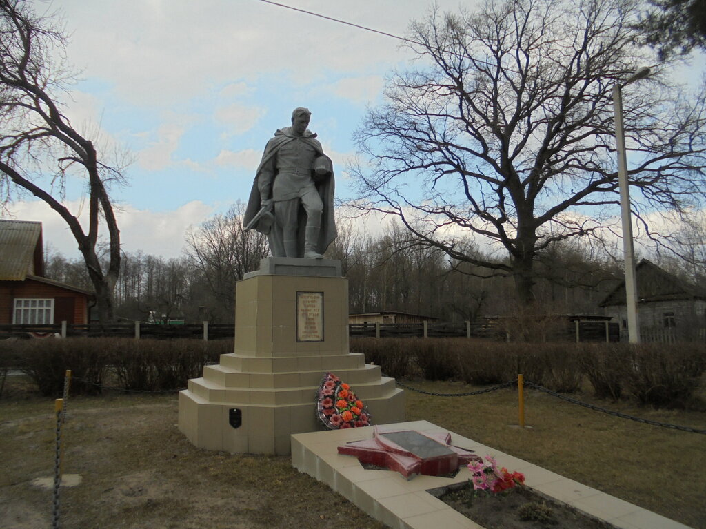 Anıt, heykel Советским воинам и партизанам, Brestskaya oblastı, foto