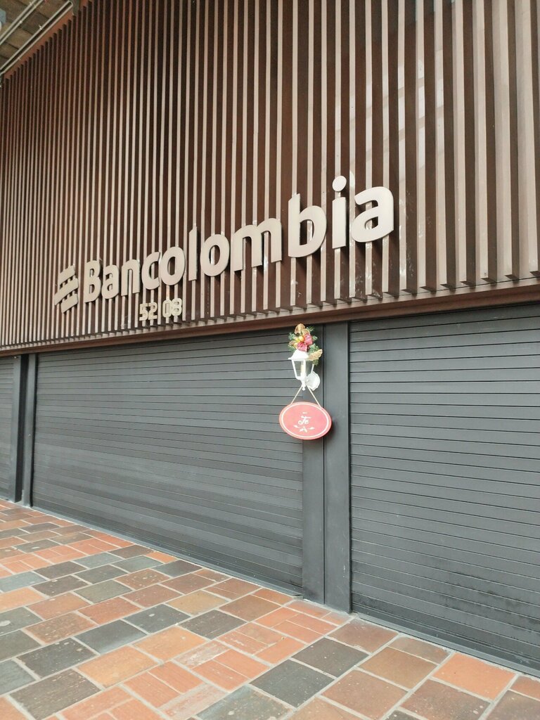 Banka Bancolombia Plazoleta, Medellin, foto
