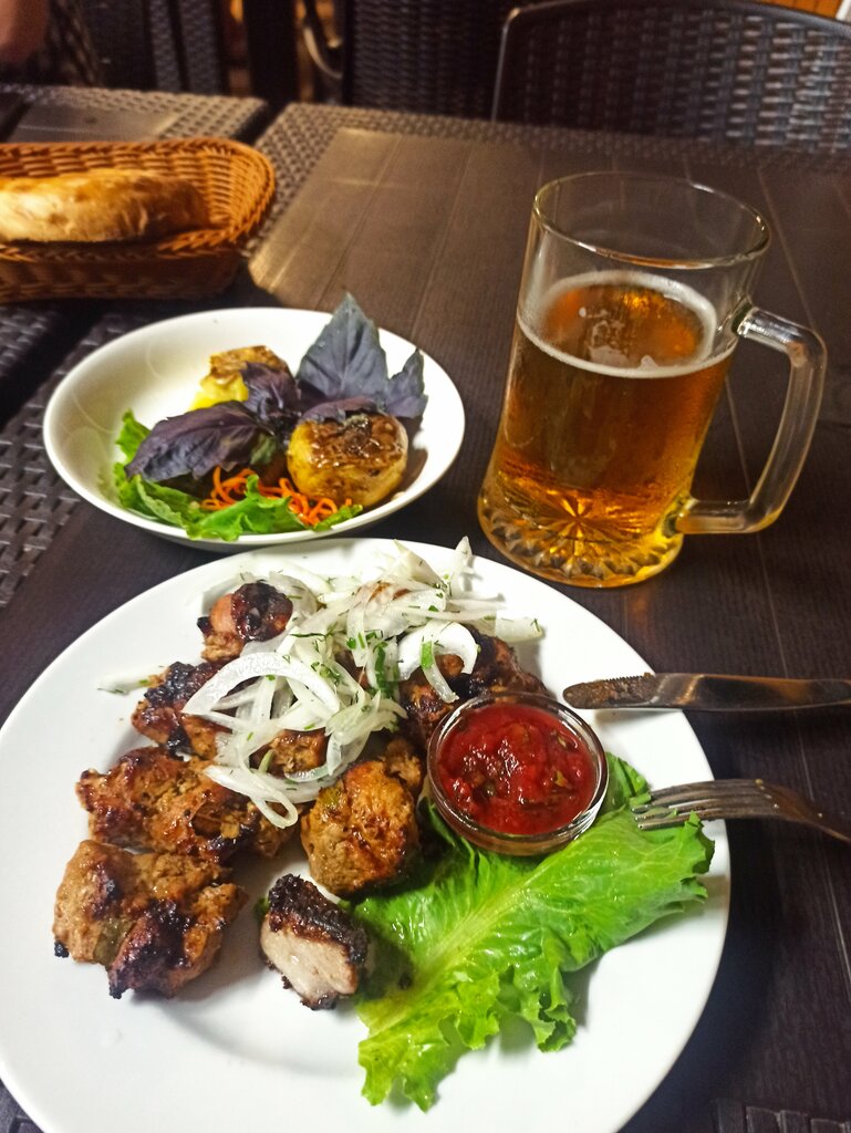 Kafe Shashlychnaya U Volodi, Yevpatorya, foto