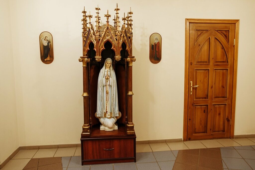 Katolik kiliseleri Prikhod Rimsko-Katolicheskoy Tserkvi g. Berezniki Mariya Tsaritsa Mira, Berezniki, foto