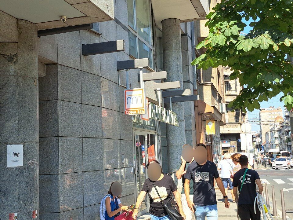 ATM'ler Banca Intesa, Belgrad, foto