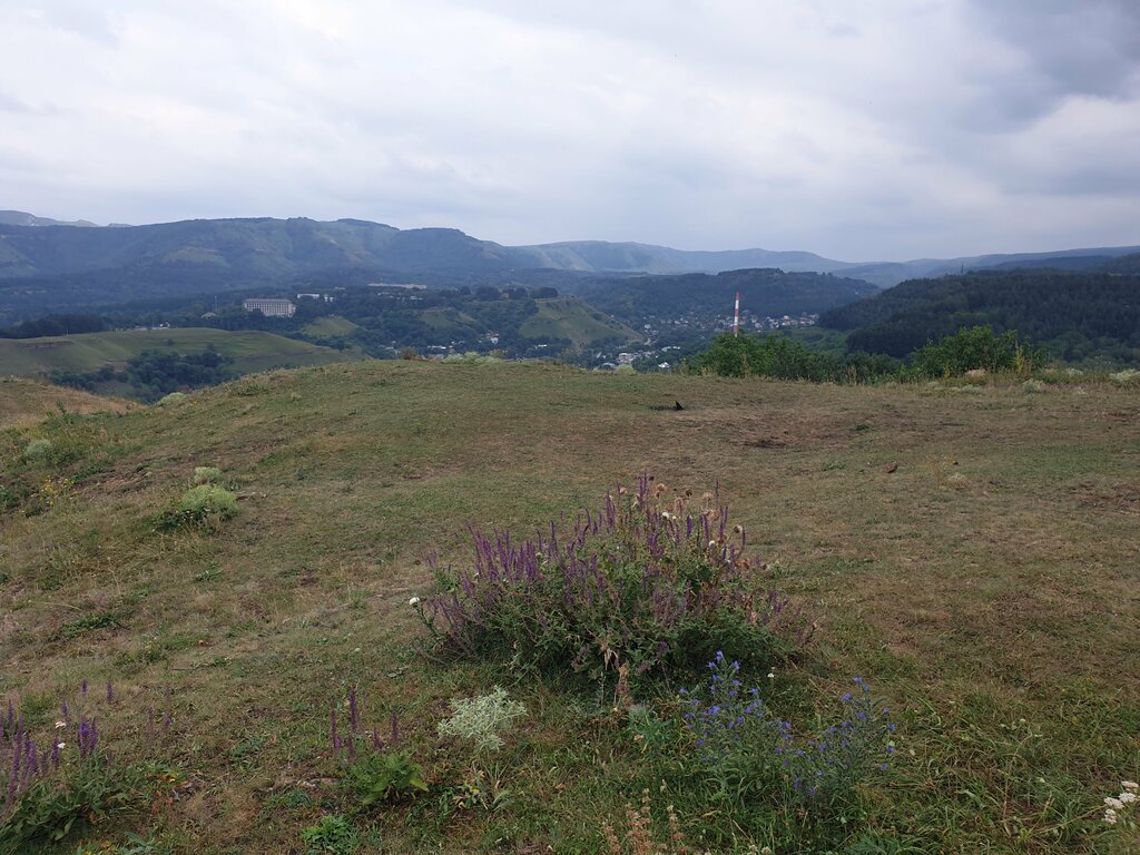 Dağ zirvesi Гора Бирючья 1023 м, Kislovodsk, foto