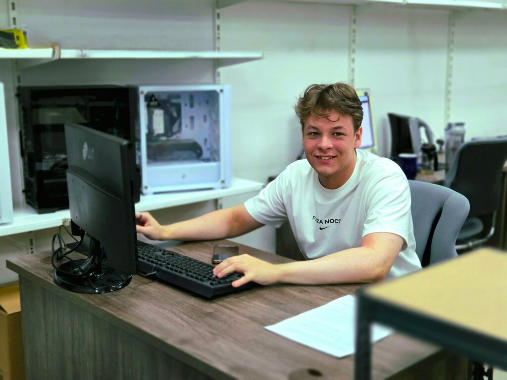 Bilgisayar mağazaları Easy PC, Kirov, foto