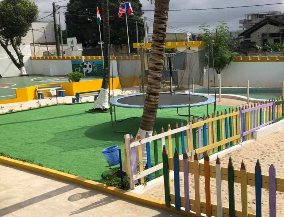 i̇lkokul Le Petit Royaume Primary School, Abican, foto