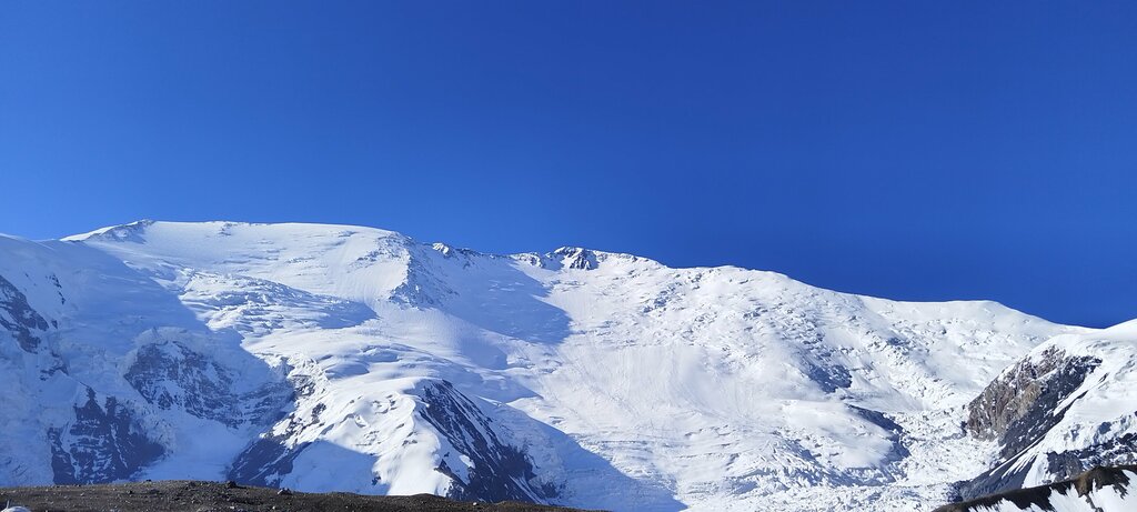 Dağ zirvesi Ibn Sina Peak, Dağlık Badahşan özerk ili, foto
