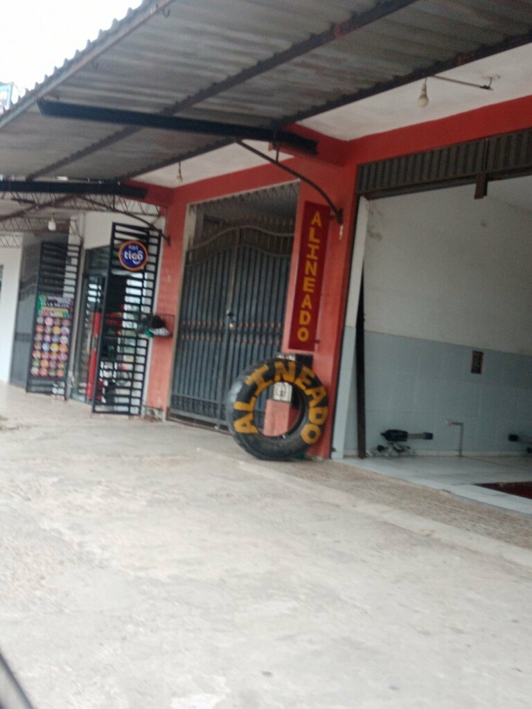 Otomobil servisi Alineado Y Balanceo, Santa‑Krus, foto