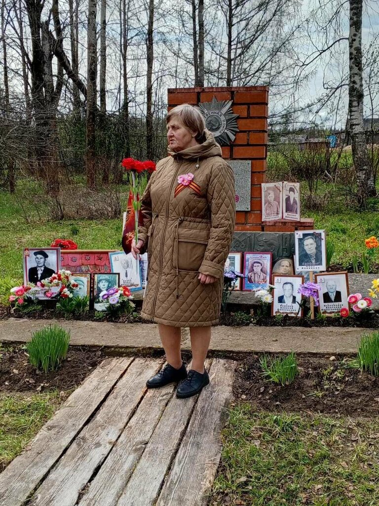 Anıt, heykel Обелиск погибшим воинам, в честь победы в Великой Отечественной войне, Kostromskaya oblastı, foto