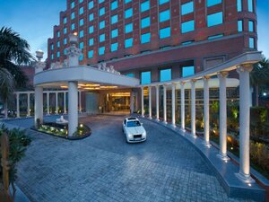 Radisson Blu Mbd Hotel Noida (State of Uttar Pradesh, Noida, Sektor 18), otel  Noida'dan