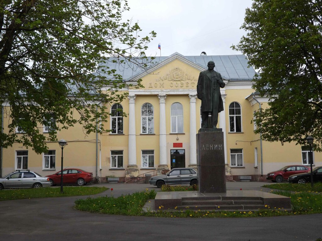 Anıt, heykel В.И. Ленин, Porhov, foto