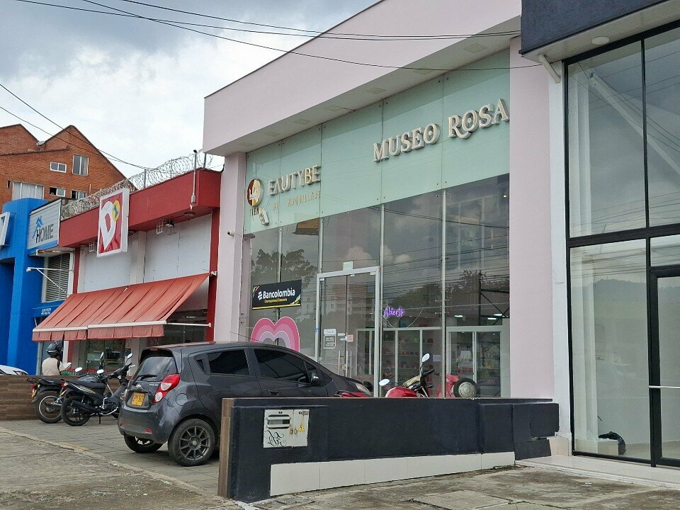 Kozmetik ve parfümeri mağazaları Eautybe, Cali, foto