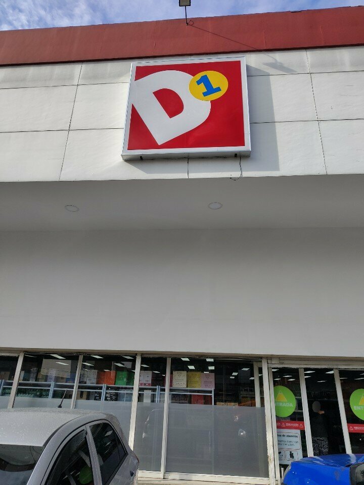 Hipermarket Tienda D1, Medellin, foto