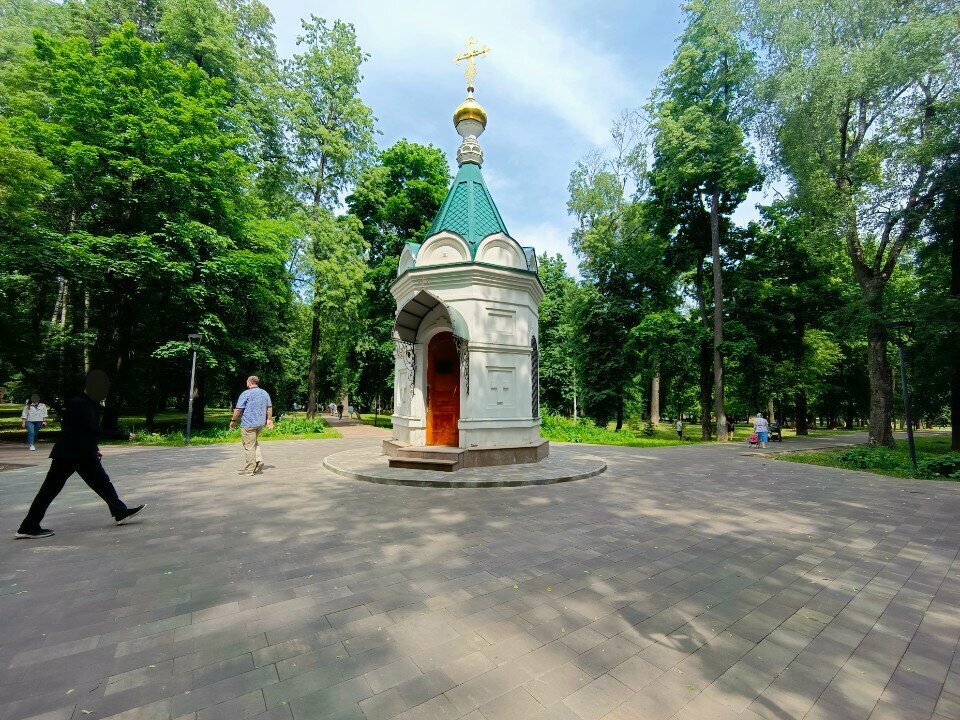 Şapel, haç anıtı Часовня в память воинов, погибших в Первой мировой войне, Nijni Novgorod, foto