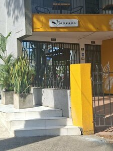 Contrabando Café con Salsa (Valle del Cauca, Municipio de Santiago de Cali, Comuna 19, San Fernando Viejo, Carrera 26A, 4-57), kahve dükkanları  Cali'den