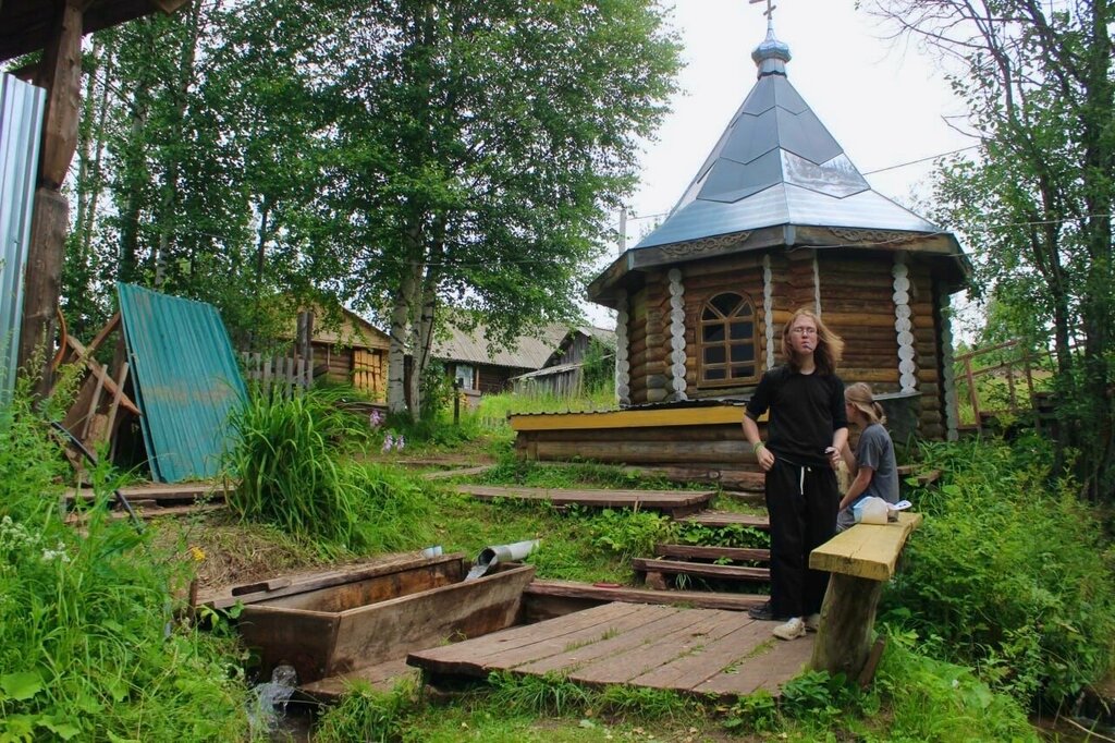 Şapel, haç anıtı Часовня Георгия Победоносца, Udmurtiya, foto