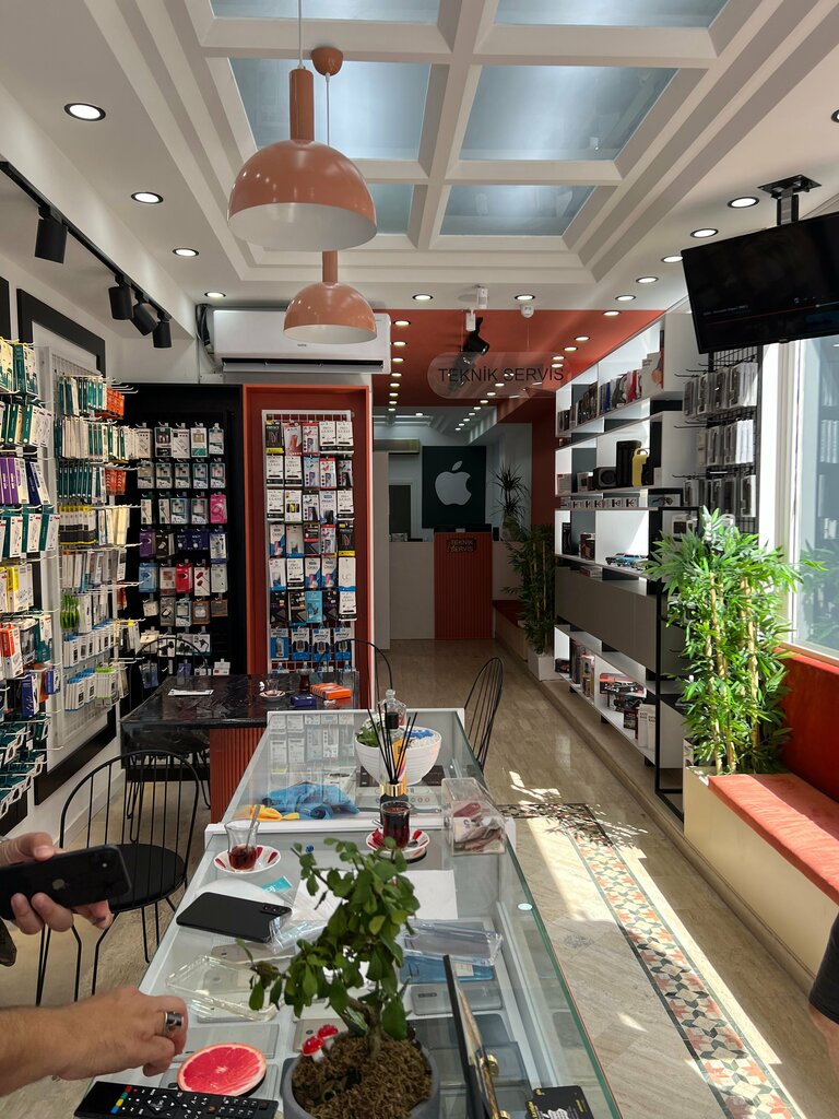 Cep telefonu ve aksesuarları satış mağazaları Uzunlar Mobile, İstanbul, foto