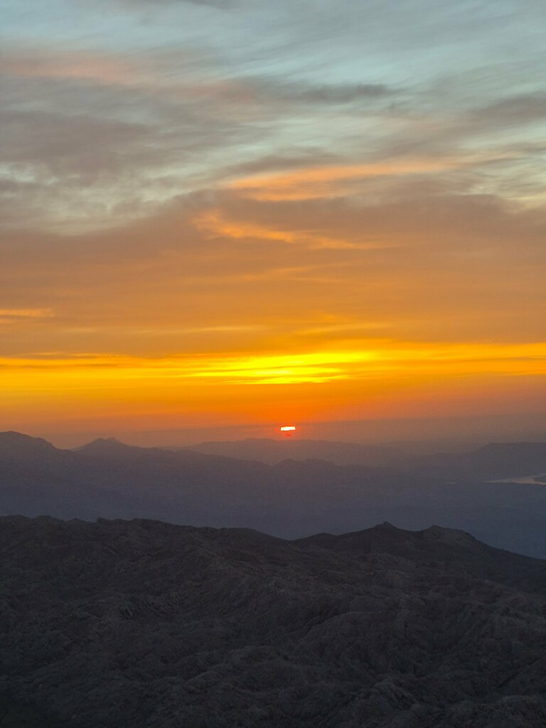 Dağ zirvesi Nemrut Dağı, Kâhta, foto