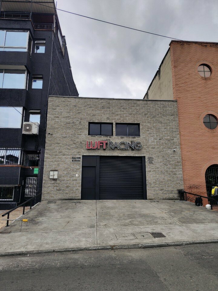 Otomobil yedek parçaları Luft Racing, Medellin, foto