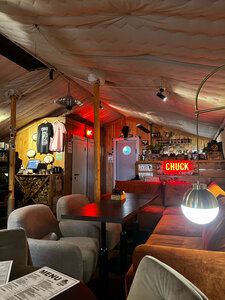 Chuck Wood (Leningrad Region, Vsevolozhckiy DIstrict, Kuyvozovskoye selskoye poseleniye), restoran