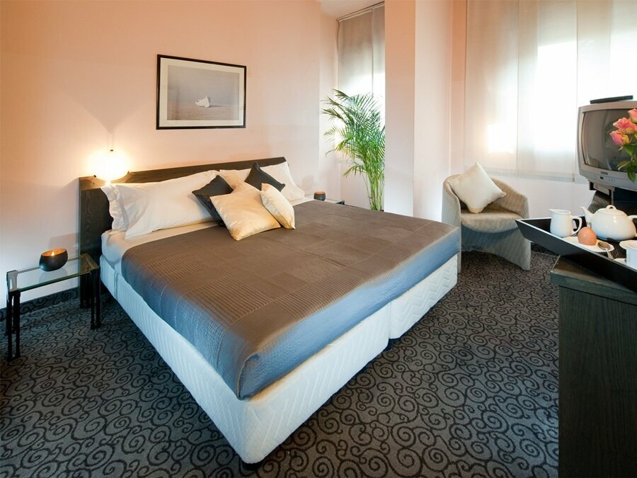 Otel Hotel Comtur, Lombardiya, foto