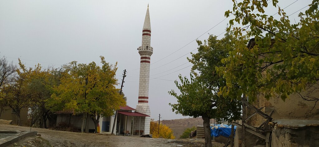 Cami İçlikaval Köyü Cami, Baskil, foto