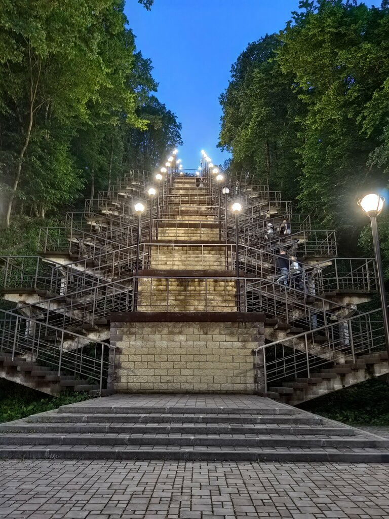 Seyir terası Лестница Мэздах, Maykop, foto