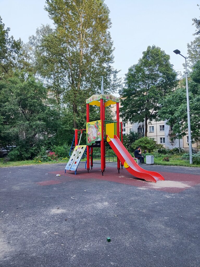 Oyun alanı Playground, Saint‑Petersburg, foto