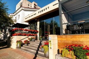 Regent (Amursky Boulevard No:43), restoran  Habarovsk'tan