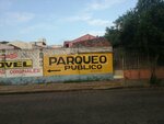 Parqueo Público (Santa Cruz de la Sierra, Distrito Municipal 11, Subdistrito CIV, Calle Isoso, 555), otopark alanı  Santa‑Krus'tan