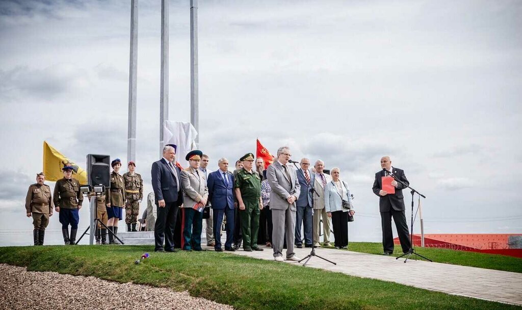 Anıt, heykel Памятный знак генерал-лейтенанту П.А. Судоплатову, Smolenskaya oblastı, foto