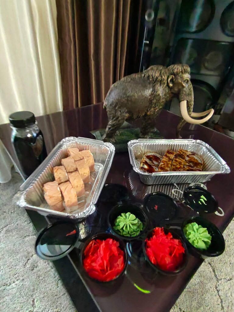 Suşi ve asya ürünleri ХочуХочу, Orenburg, foto