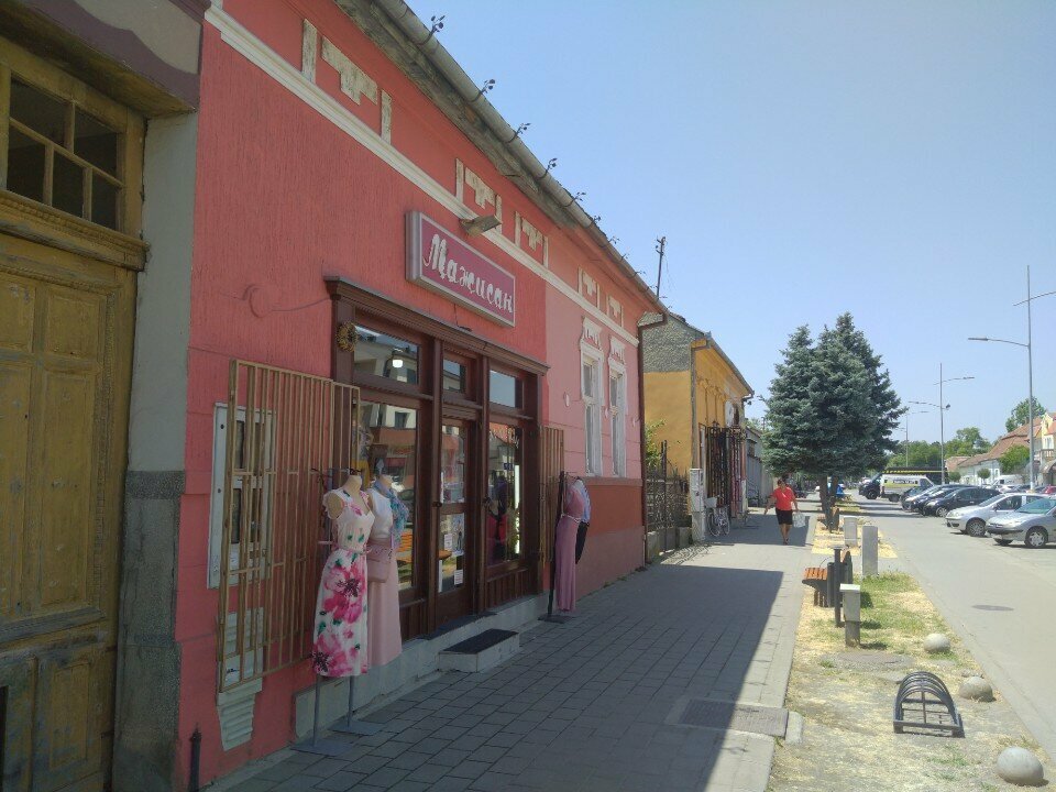 Giyim mağazası Butik Mažisan, Güney Backa İlçesi, foto