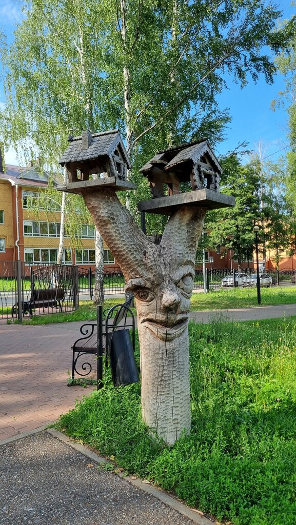 Park, sokak heykeli Чебурашка и крокодил Гена, Alabuğa, foto