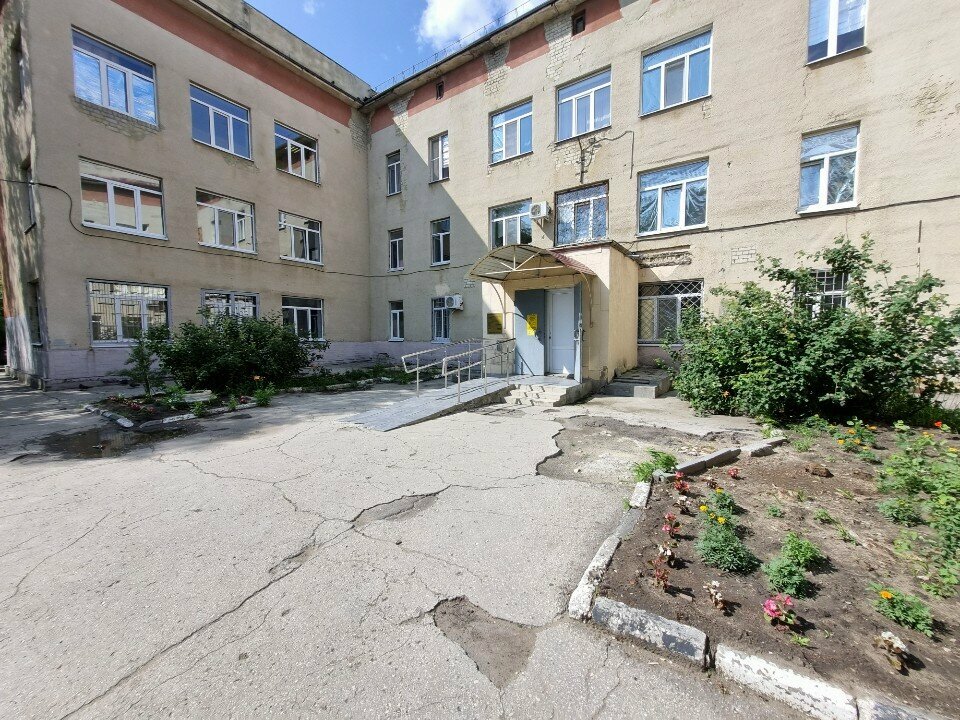 Aşılama noktası Пункт вакцинации в ГУЗ Саратовская городская поликлиника № 9, Saratov, foto