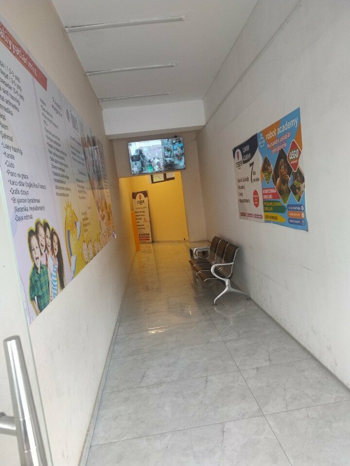 Eğitim merkezleri Center Academy, Bakü, foto