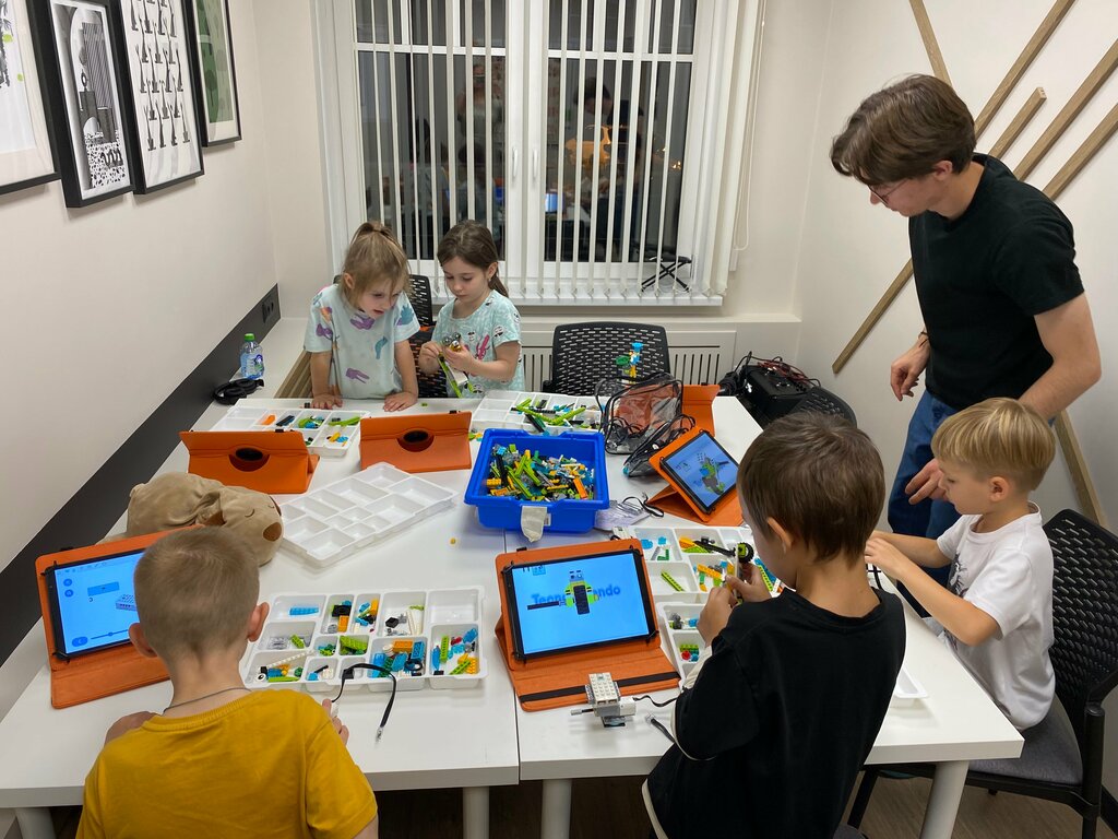 Çocuk ve gençlik merkezleri Uniqum kids, Saint‑Petersburg, foto