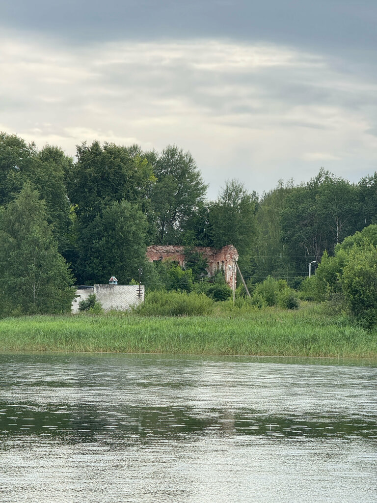 Turistik yerler Ruins of a manor house, Tverskaya oblastı, foto