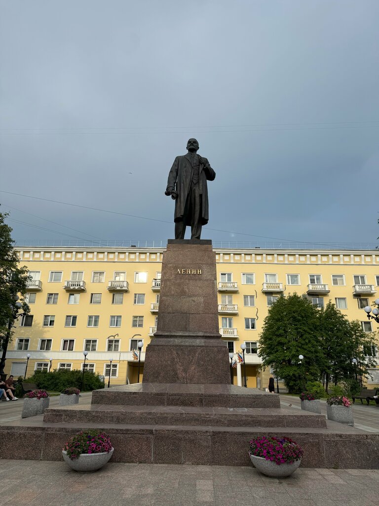 Anıt, heykel Владимир Ильич Ленин, Murmansk, foto