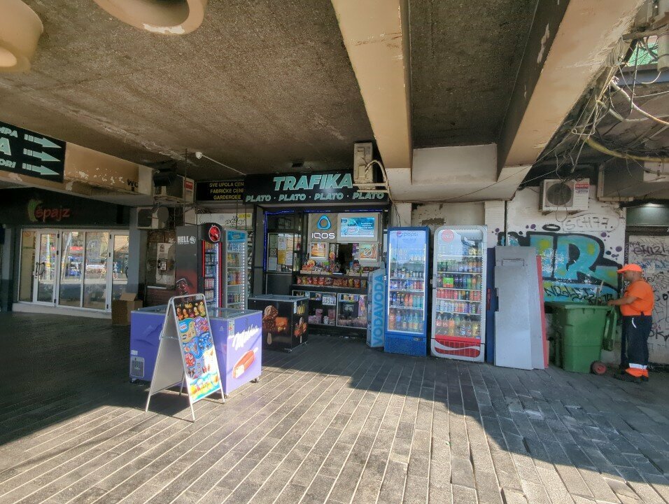 Tütün, sigara mağazaları Kiosk Trafika Plato, Belgrad, foto