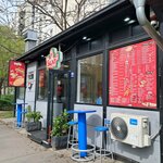 The Saint Pizzeria (Gandijeva Street No:19A), pizzacılar  Belgrad'dan