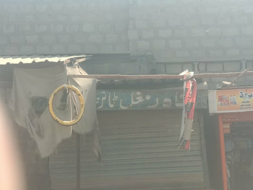 Jant ve lastikçiler Mughal, Karaçi, foto