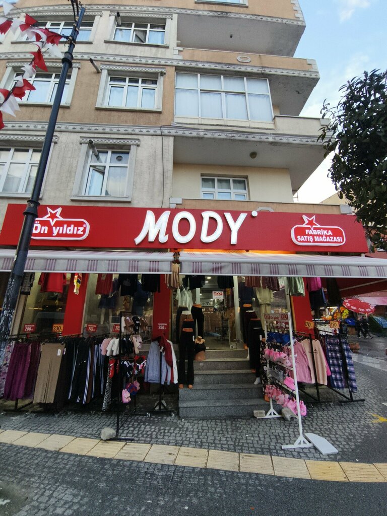 Giyim mağazası Modi Önyıldız Fabrika Satış Mağazası, İstanbul, foto