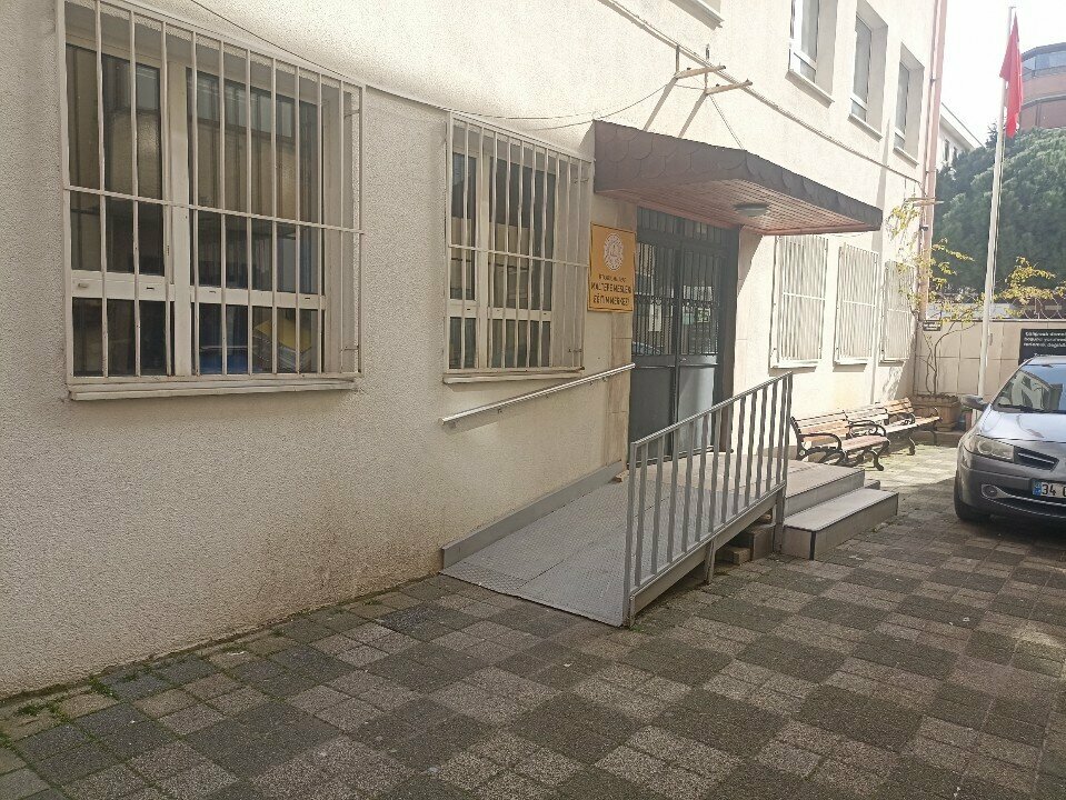 Eğitim merkezleri Maltepe Mesleki Eğitim Merkezi, İstanbul, foto