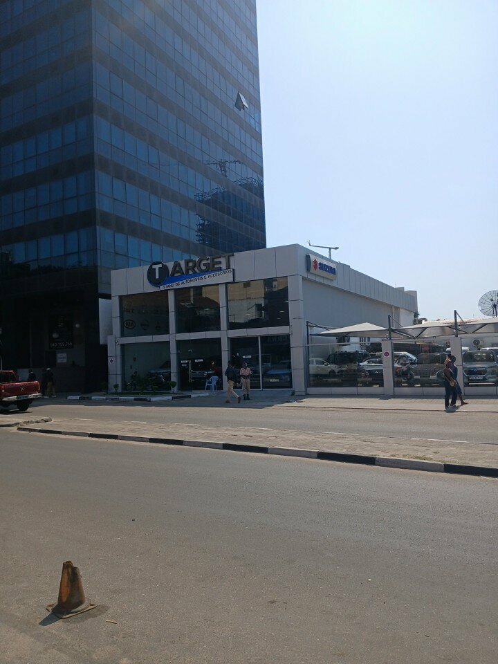 Otomobil servisi Target, Loanda, foto