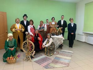 Munitsipalnoe byudzhetnoe uchrezhdenie kultury Tsentralizovannaya bibliotechnaya sistema Kovdorskogo rayona (ulitsa Stroiteley No:1А), kütüphaneler  Kovdor'dan